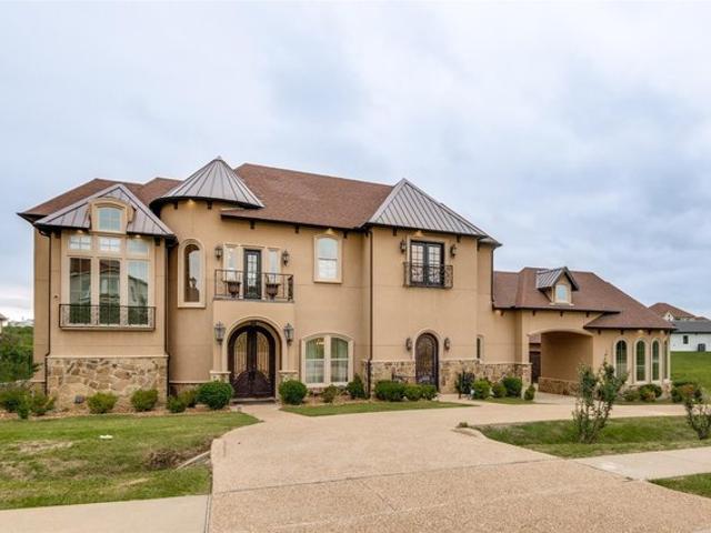 3236 Koscher Dr, Grand Prairie, TX 75104
