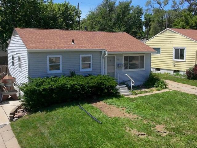 3236 S 39th St, Omaha, NE 68105