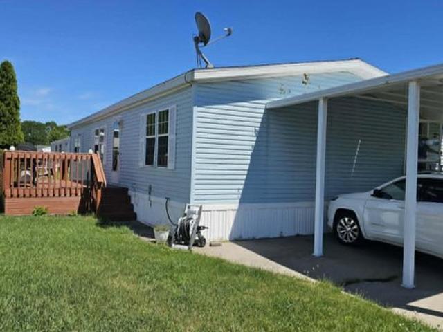 3236 Tamworth St, Norton Shores, MI 49444