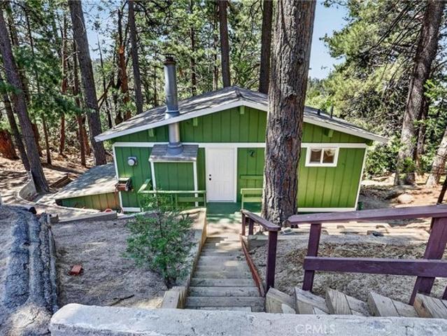 32375 Scandia Dr, Running Springs, CA 92382