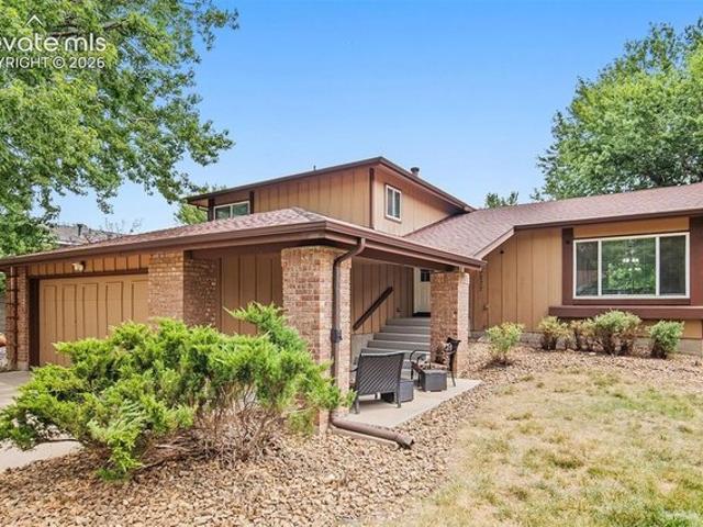 3237 Breckenridge Dr E, Colorado Springs, CO 80906