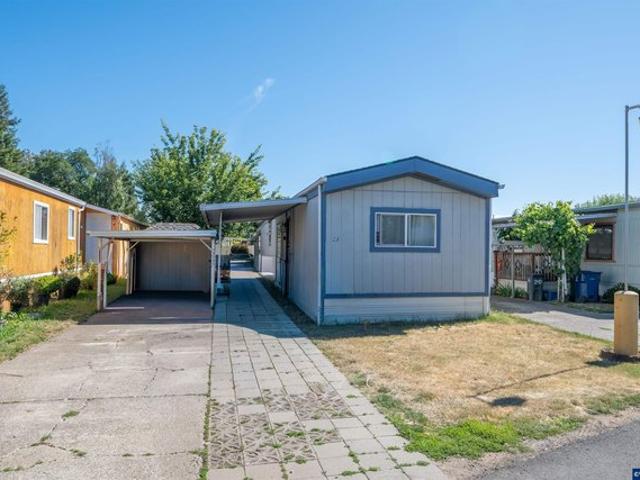 3237 Elm St, Hubbard, OR 97032