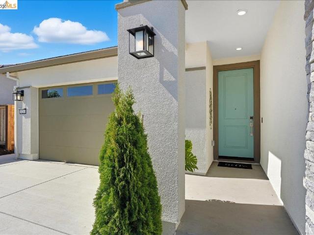 3237 Woody Way, Hollister, CA 95023 | MLS #41121 | Compass