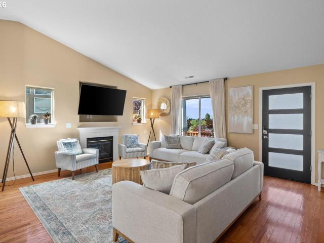 3238 nw pacific rim dr