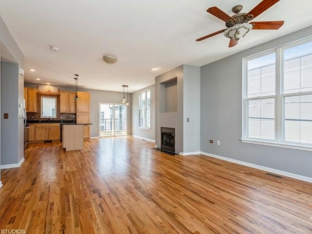 3238 n kilbourn avenue # 14