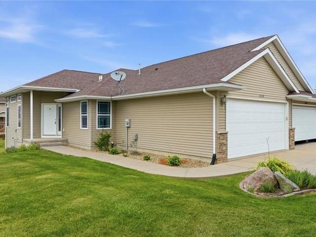 3238 Blackberry Cir SW, Cedar Rapids, IA 52404