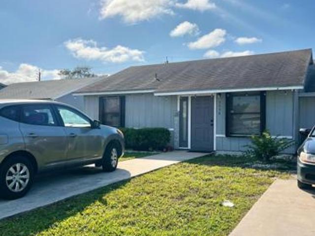 3238 Foxridge Ct, Palm Springs, FL 33461