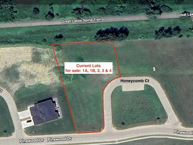 3238 Honeycomb Ct, Spirit Lake, IA 51360
