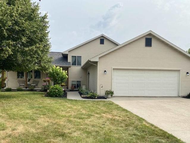 3238 Isaac Ln, Oshkosh, WI 54902
