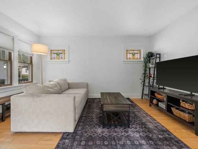 3238 S Griffin Ave