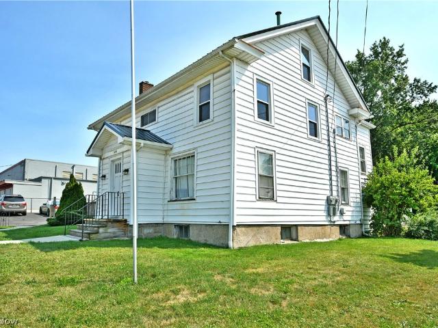 3238 Youngstown Road SE