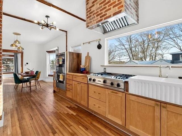 3239 E 6th St, Kansas City, MO 64124