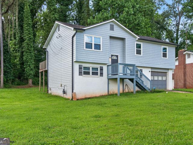 3239 Pine Springs Manor