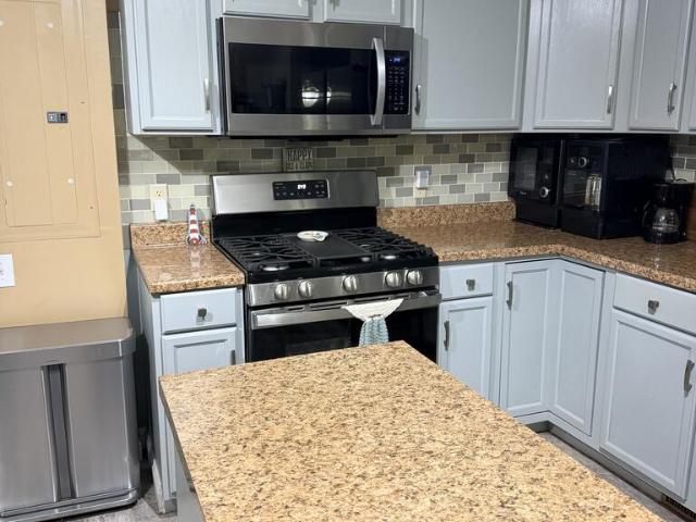 32300 Azalea Ln