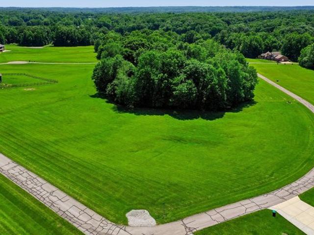 3230 Eagles Pt, Martinsville, IN 46151