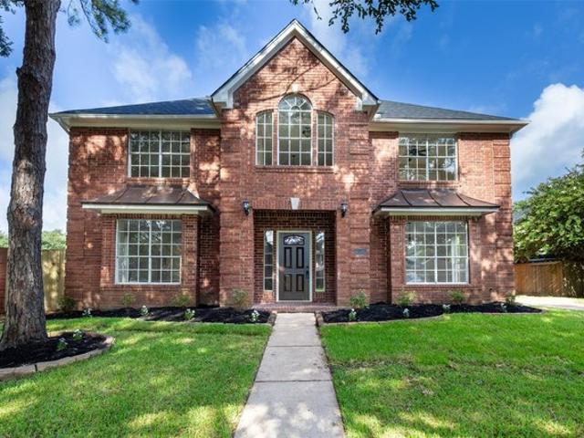 3230 Serene Oak Dr, Sugar Land, TX 77478