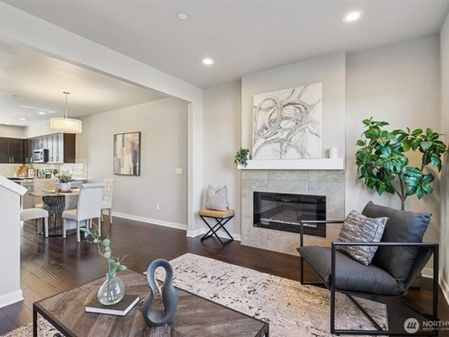 3230 th St SW Unit C2, Lynnwood, WA 98087