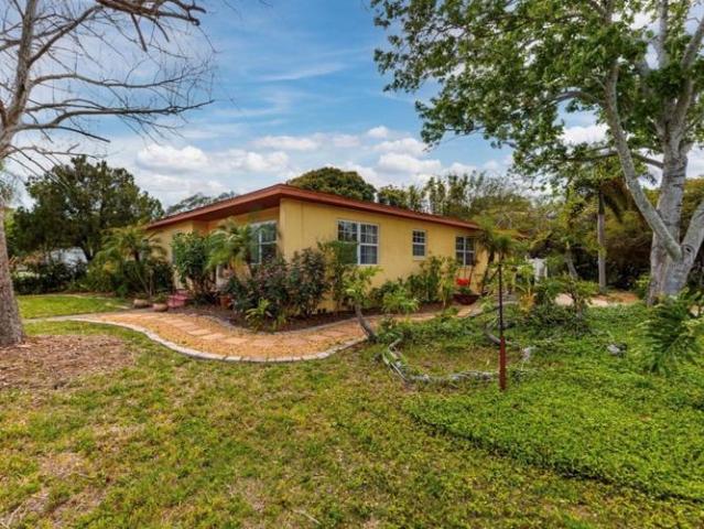 3230 1st St N, Saint Petersburg, FL 33704