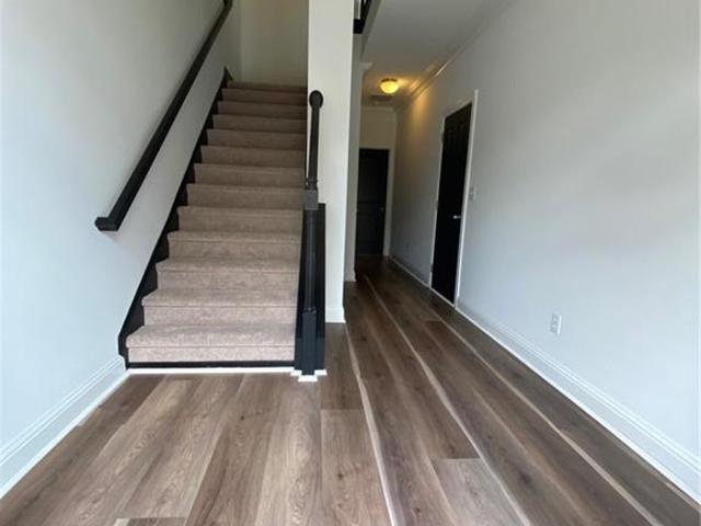 3231 Greenwood Oak Drive