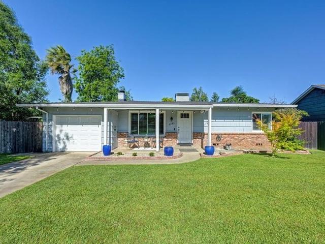 3231 Saint Mathews Dr, Sacramento, CA 95821