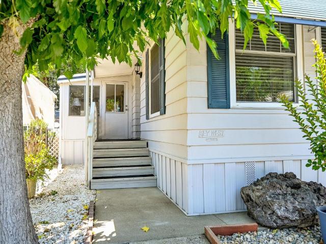 3231 Vineyard Ave. 102