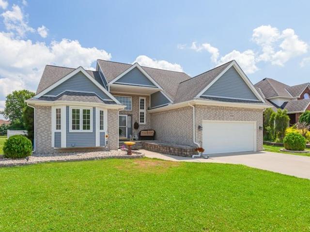 32321 Liparoto Dr, Rockwood, MI 48173