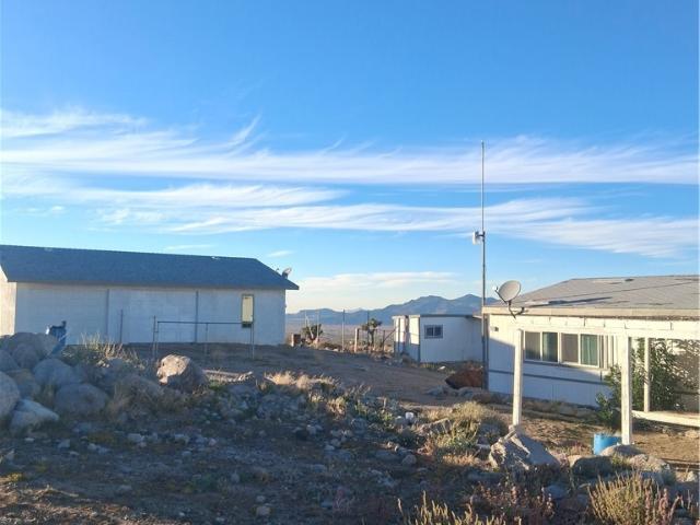 32322 Richard St, Lucerne Valley, CA 92356 | MLS #HD25254 | Compass