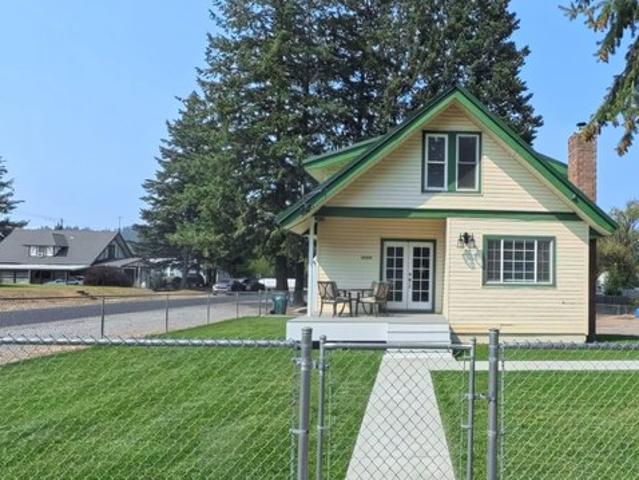 32329 N 6th Ave, Spirit Lake, ID 83869