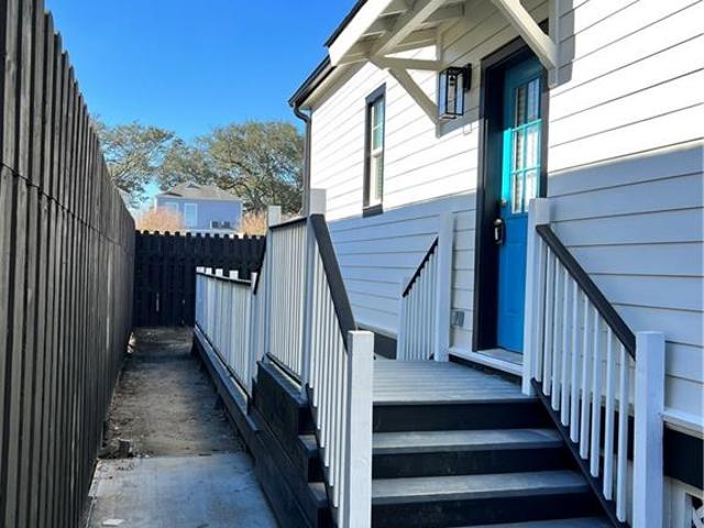3232 Conti Street