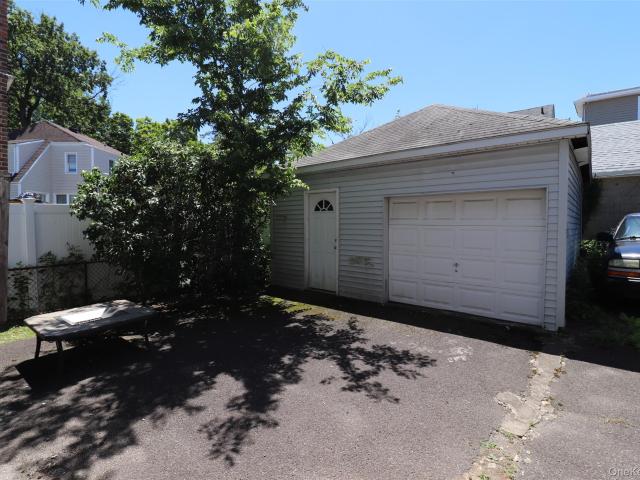 3232 Country Club Road