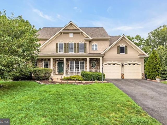 3232 Lost Pond Ct, Triangle, VA 22172