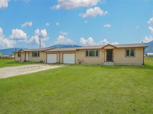 323/325 W River Rd, Hamilton, MT 59840