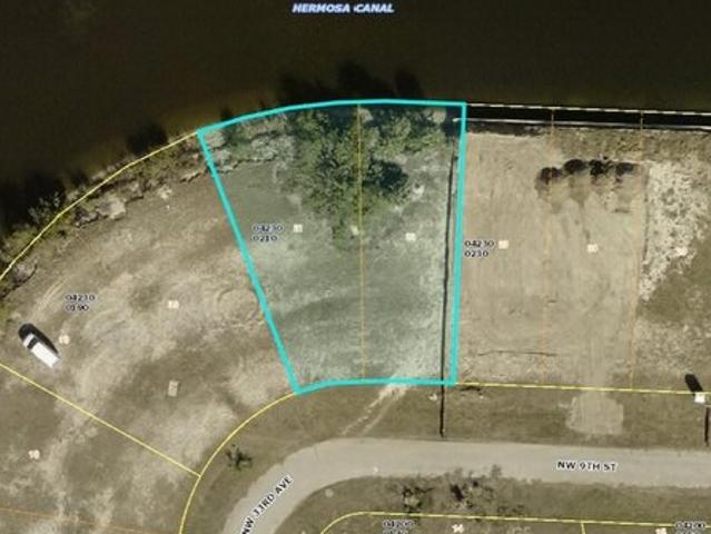 3233 NW 9th St, Cape Coral, FL 33993