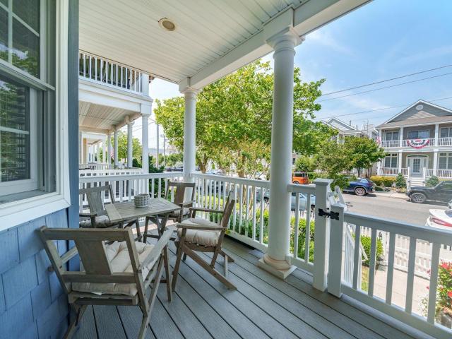 3233 Asbury Ave
