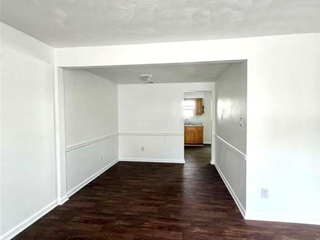 3233 Saxon Pl