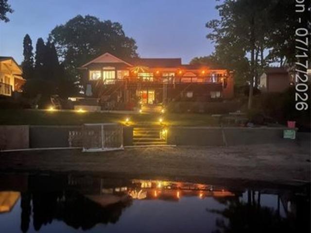 3233 Shawnee Lane Ct, Waterford Township, MI 48329