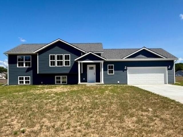 3233 Signal Point Dr, Allegan, MI 49010