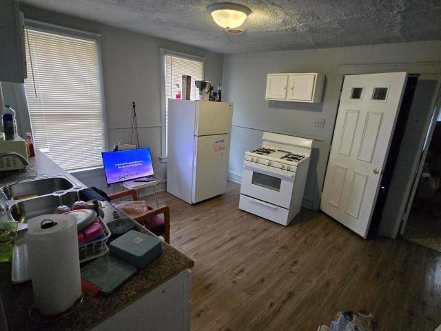 3233 W Auer Ave