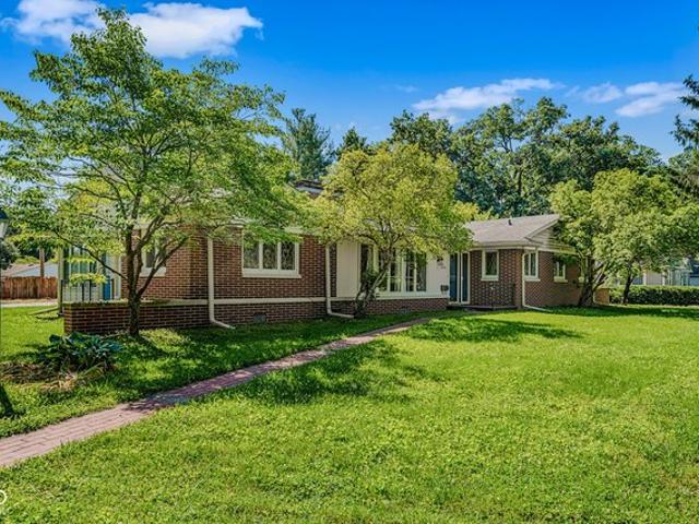 3233 Woodland Pkwy, Columbus, IN 47203