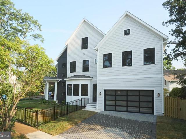 3233 4Th Street N