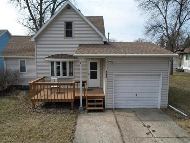323 10th St N, Breckenridge, MN 56520
