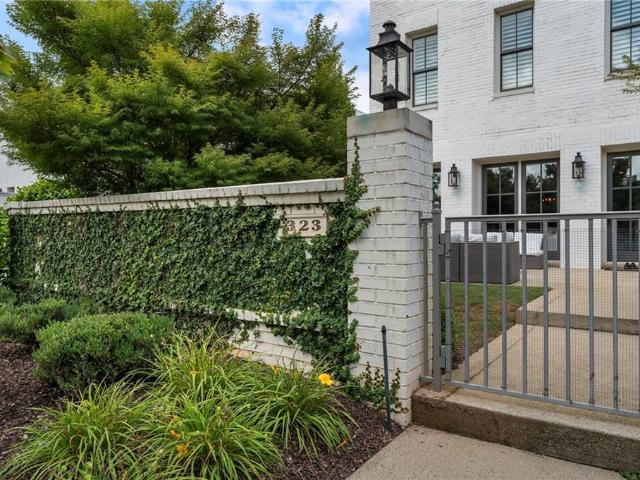 323 1 S Esplanade