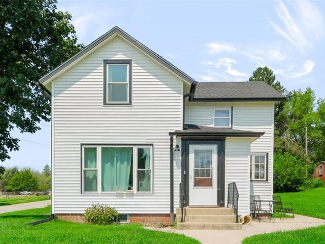 323 1st St, Kellogg, IA 50135