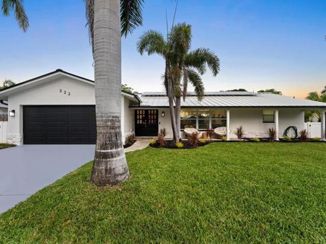 323 7th Ave N, Tierra Verde, FL 33715