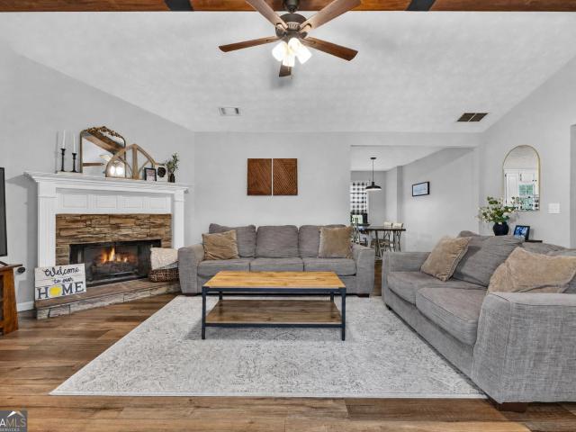 323 Cattlemans Circle