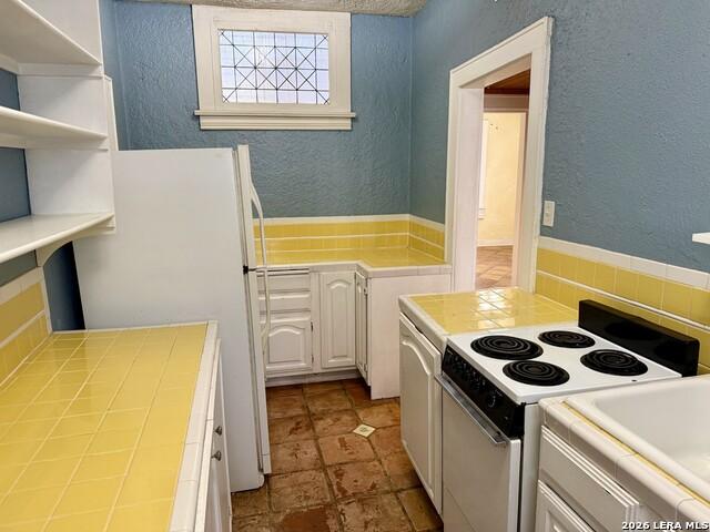 323 Carleton Ct, Unit 5