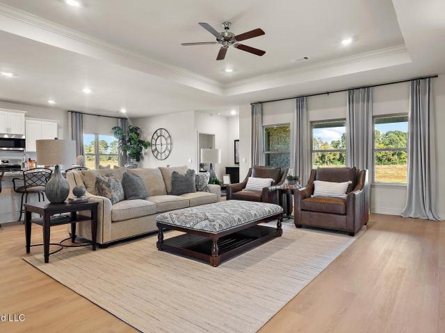323 Castlewood Circle