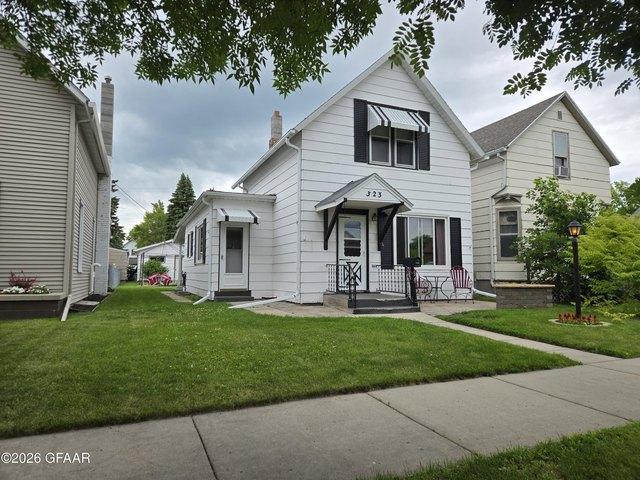 323 Central Ave N, Crookston, MN 56716