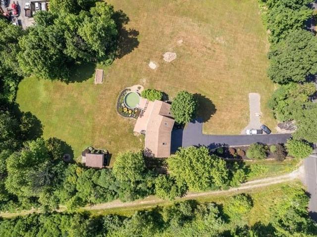 323 Auburn St, Leicester, MA 01611