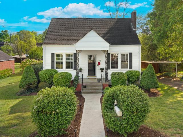 323 Bowman Avenue NW